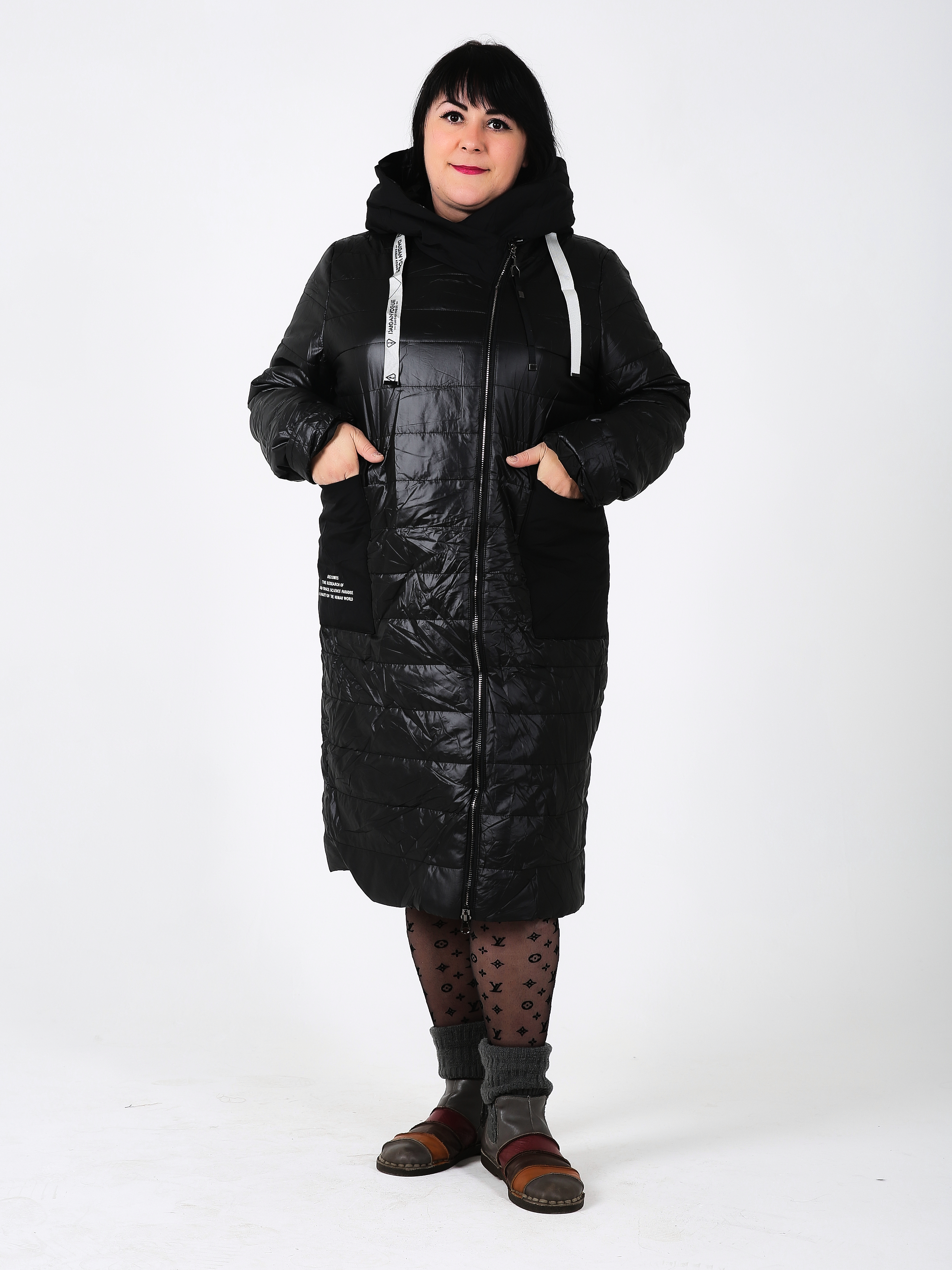 Пальто женское Louren Wilton 91016 черное 54 RU