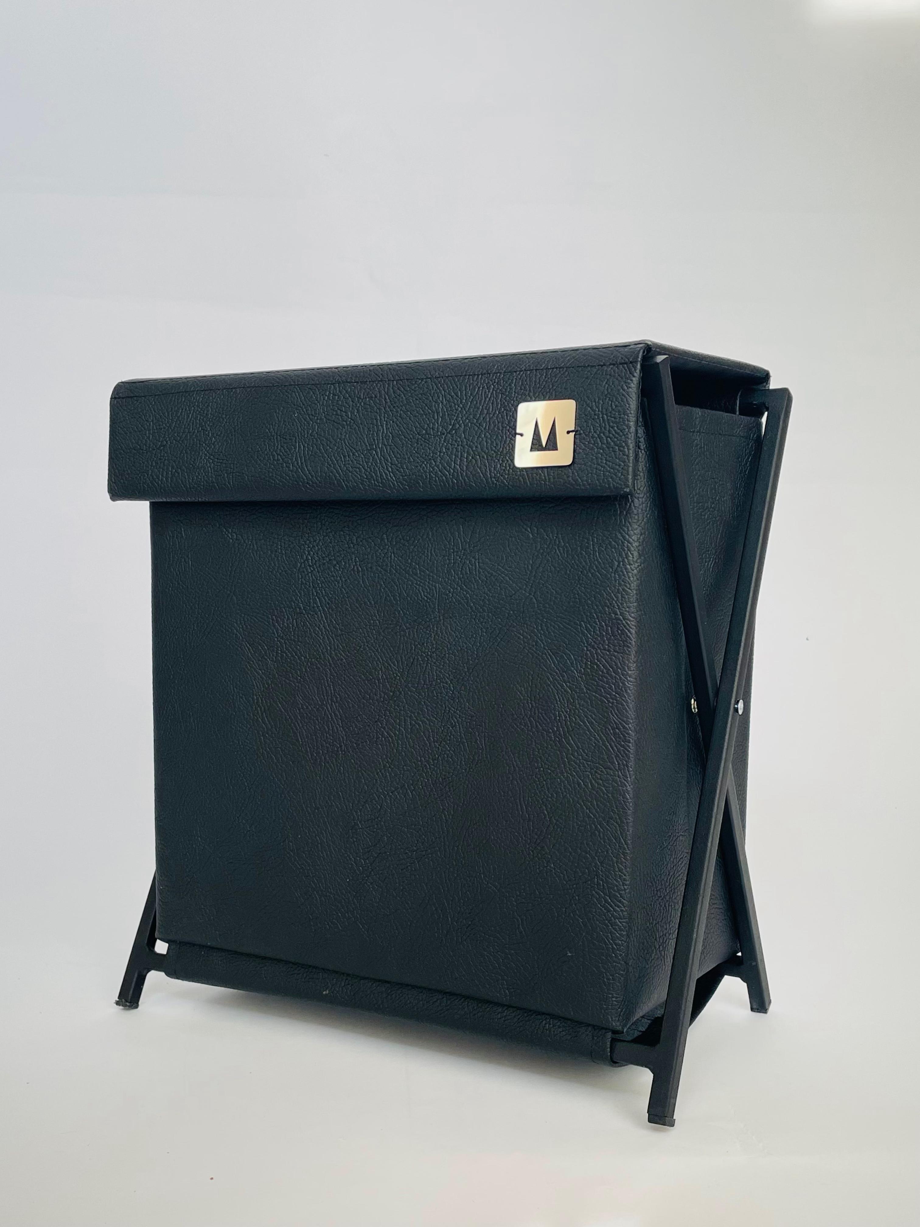 Газетница-корзинка для хранения Molinardi Creativo с крышкой Черная кожа на черном