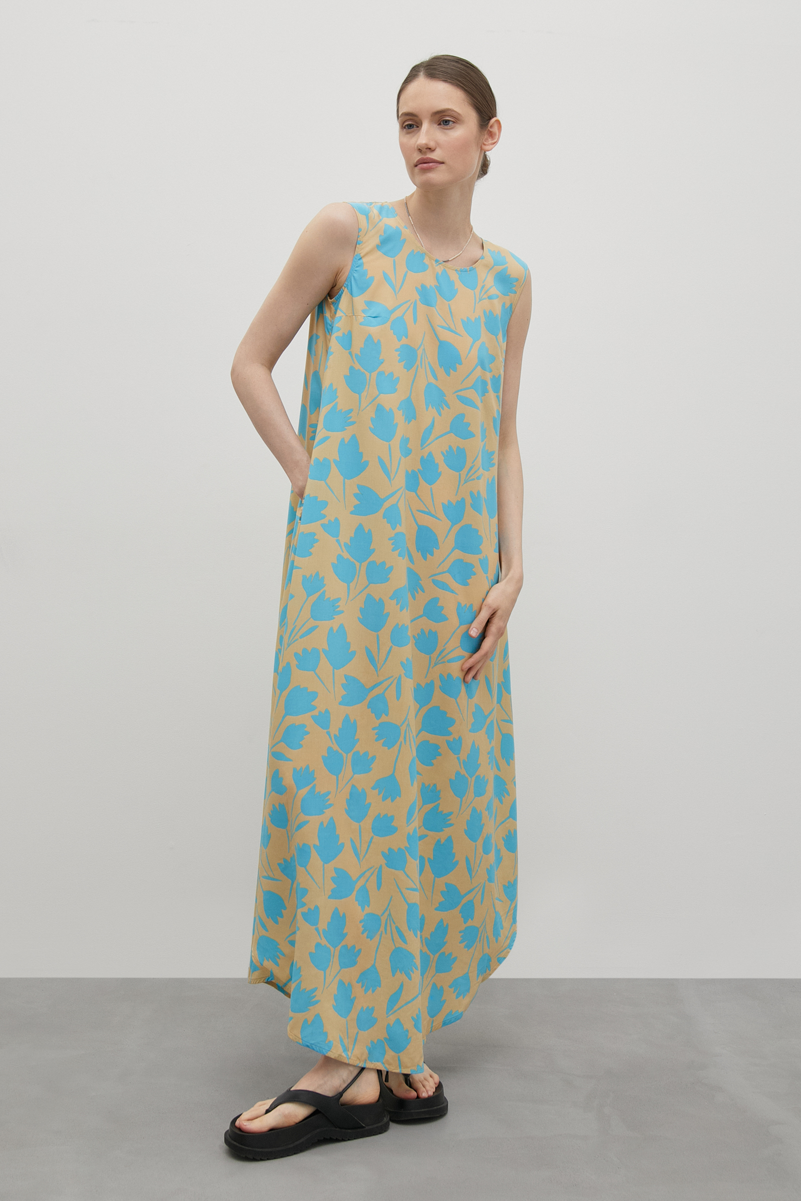 Платье женское Finn Flare FSD11071-1 бежевое M