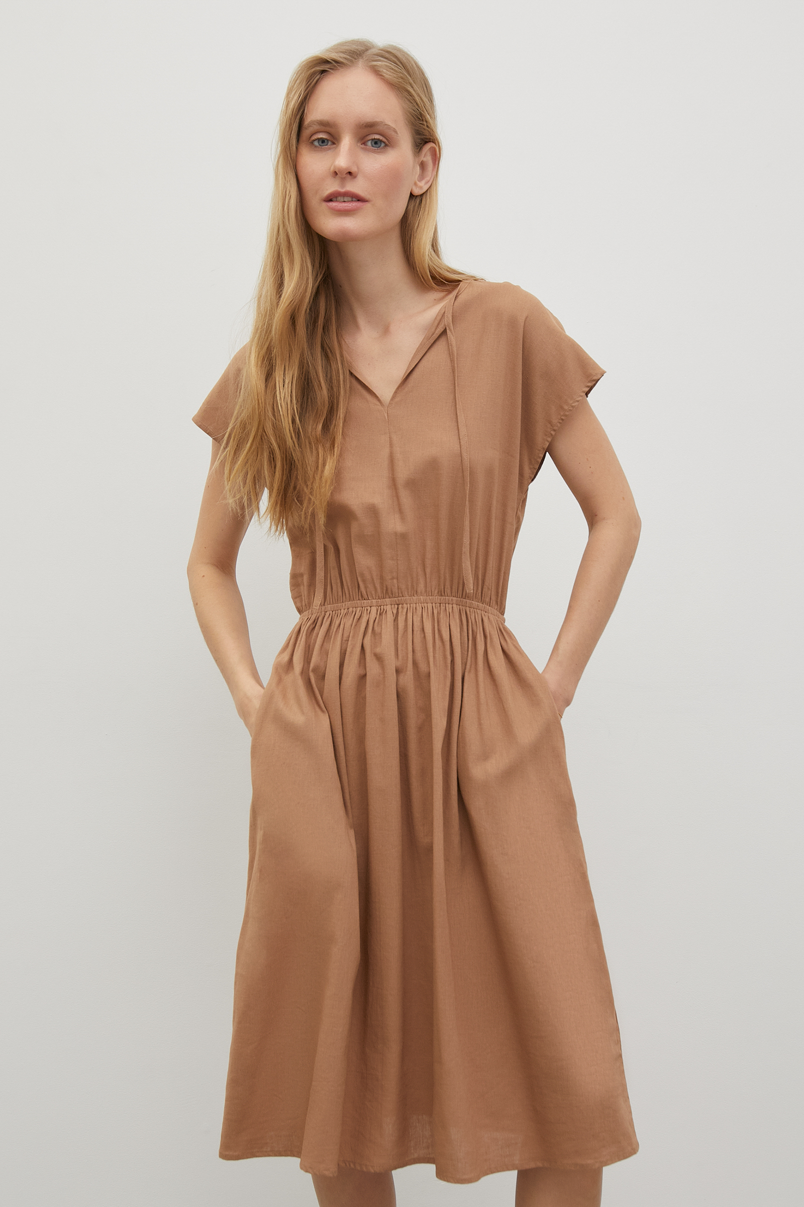 Платье женское Finn Flare FSD11093 коричневое M