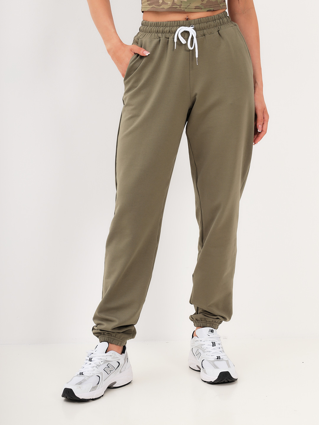 Спортивные брюки женские MOM №1 MOM-3170 зеленые 50